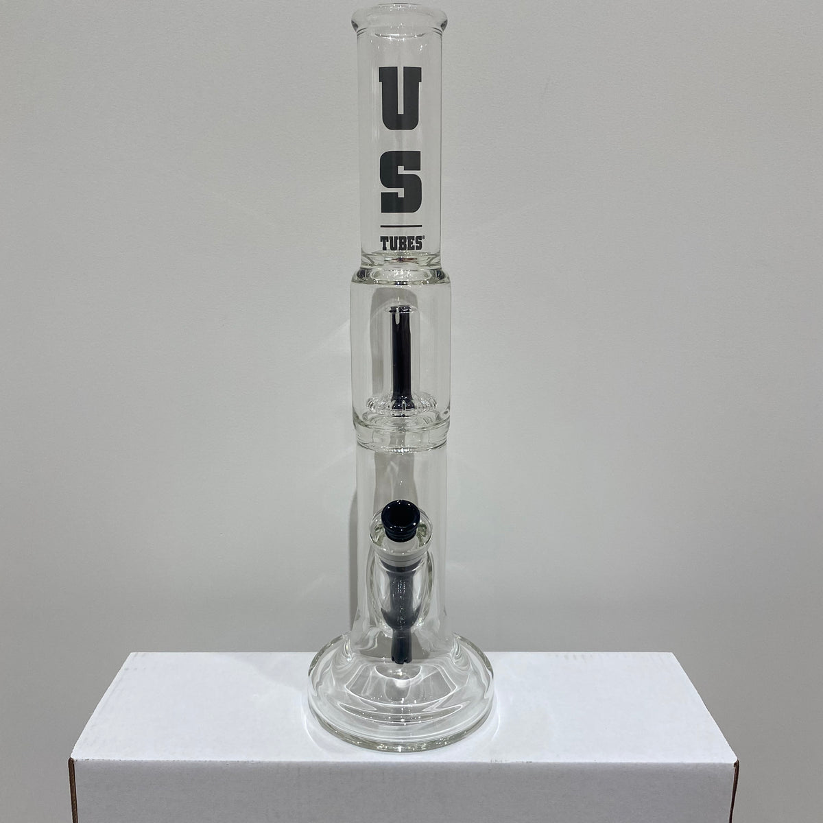US Tubes 17 Inch Hybrid with Circ Perc 60 x 5mm and 19mm Joint – DoughMain